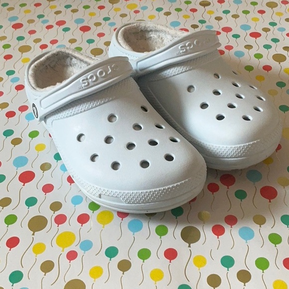 CROCS | Shoes | Crocs White Slippers With Fuzzy Lining | Poshmark